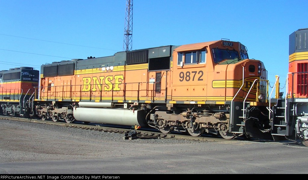 BNSF 9872